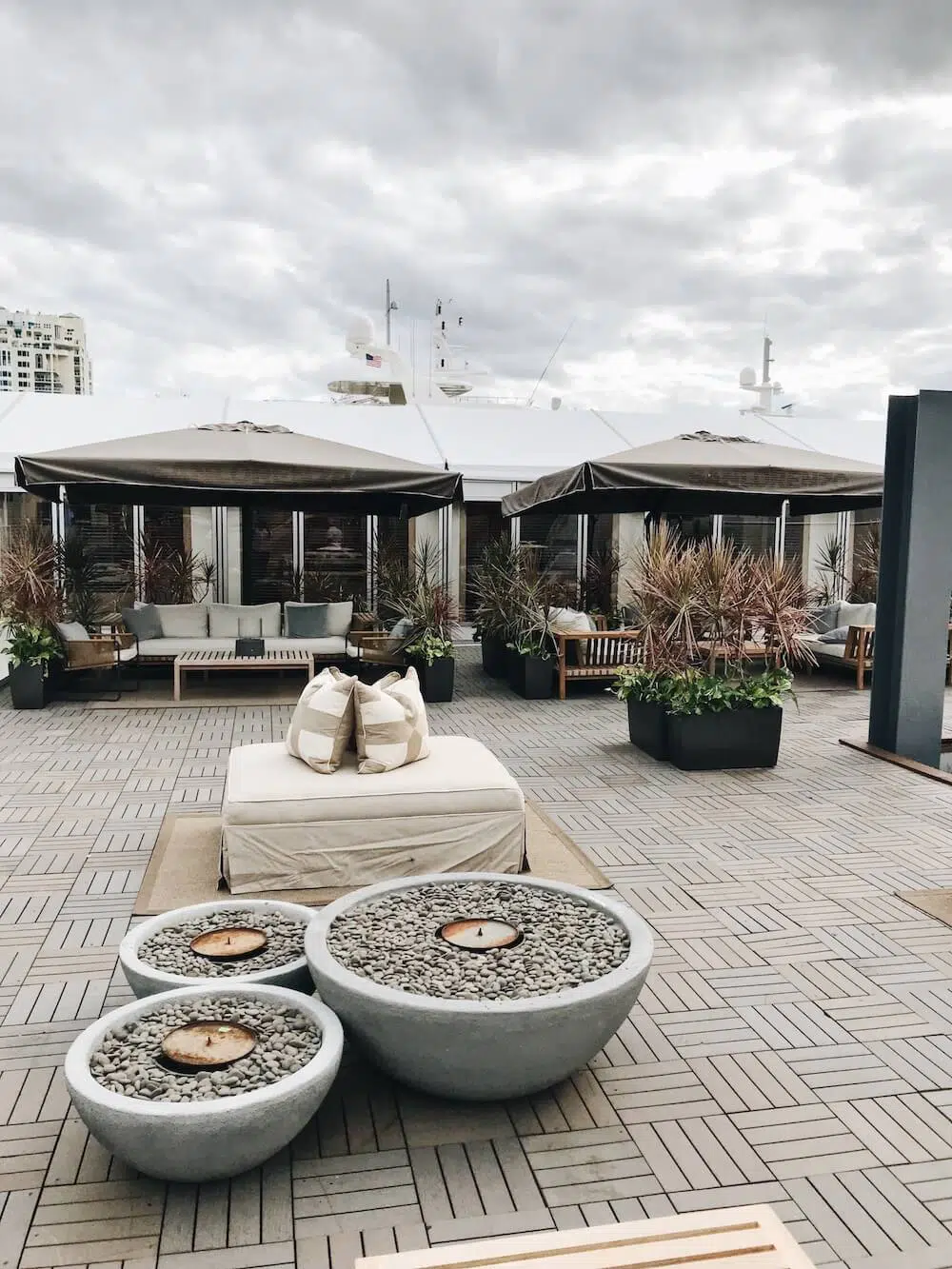 Luxury, Commercial-Grade Umbrellas for Property Management